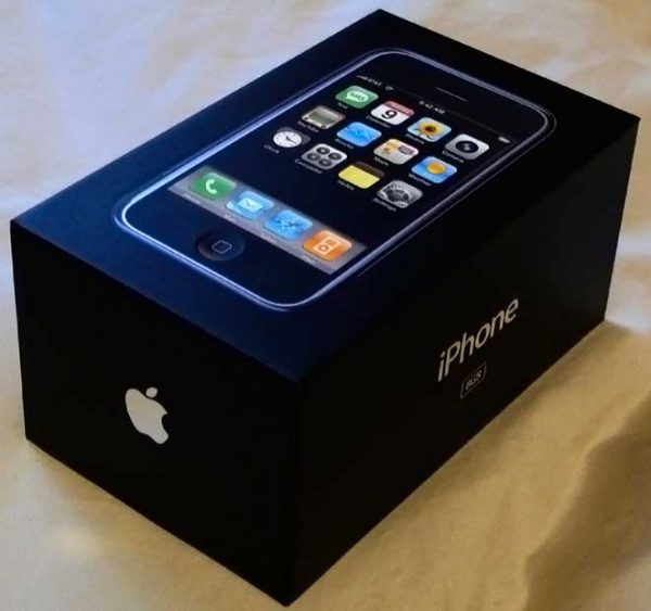 Samsung Vs Apple: The Battle of Smartphone Brand Marketing - Kimp