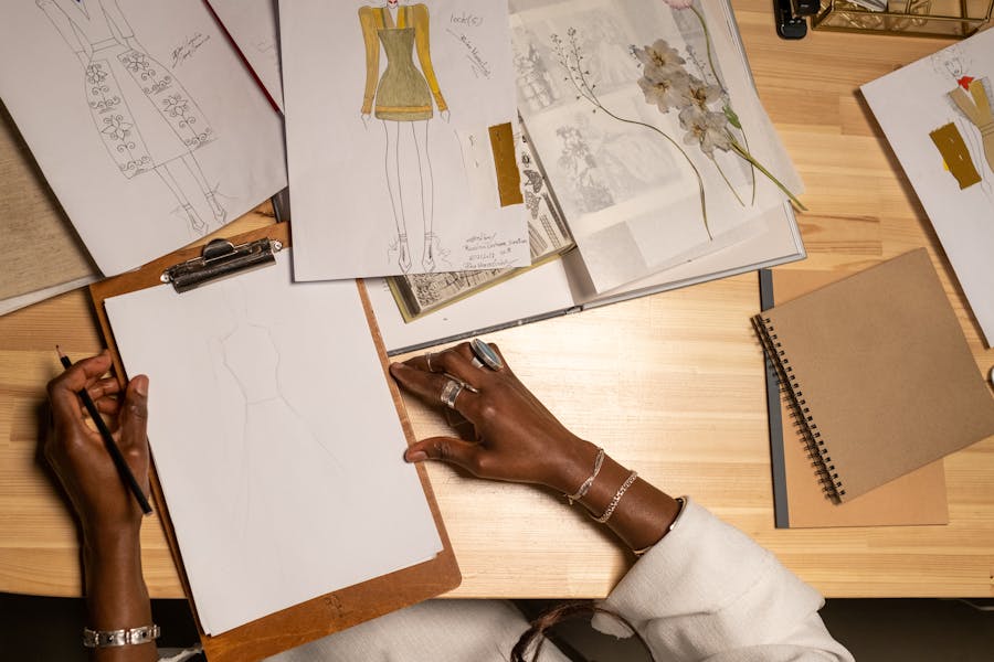 Logos of Haute Couture Brands: The Art of Branding Luxury Fashion - Kimp